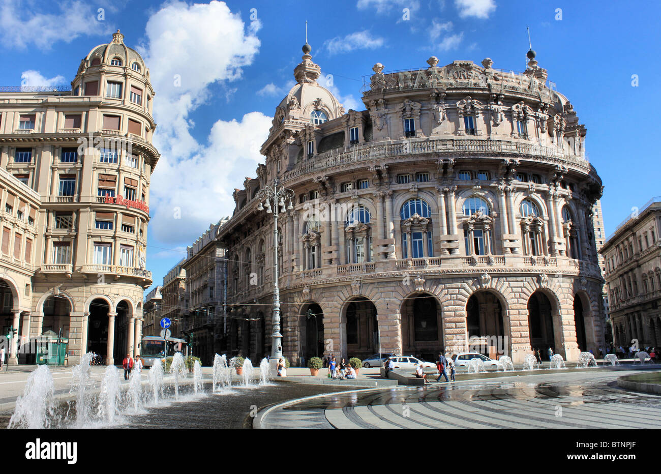 Piazze de ferrari hi-res stock photography and images - Alamy