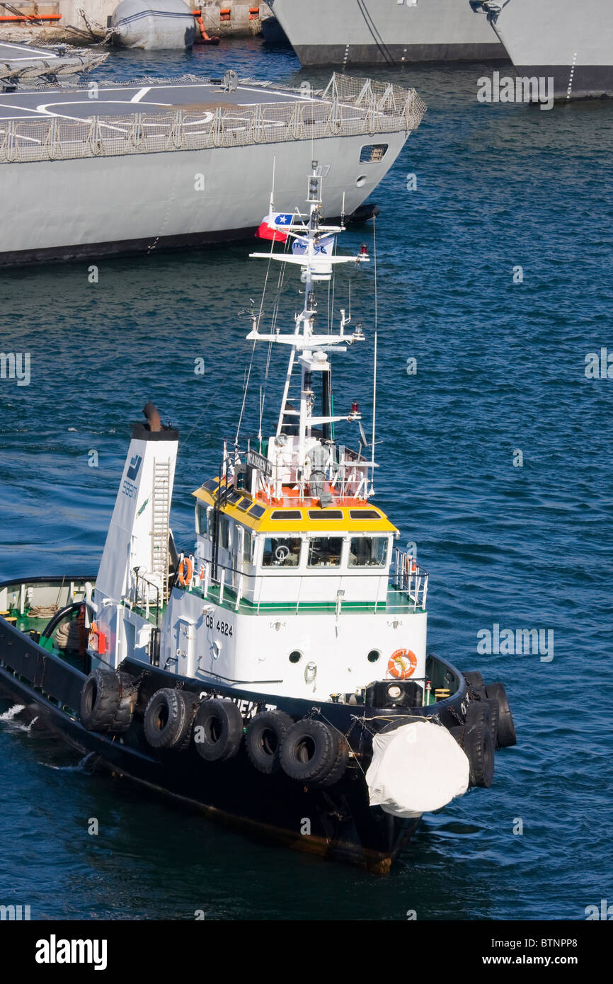 Port tug boat hi-res stock photography and images - Alamy
