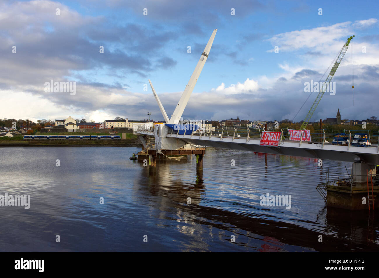 construction of the new peace bridge over the river foyle derry city ...