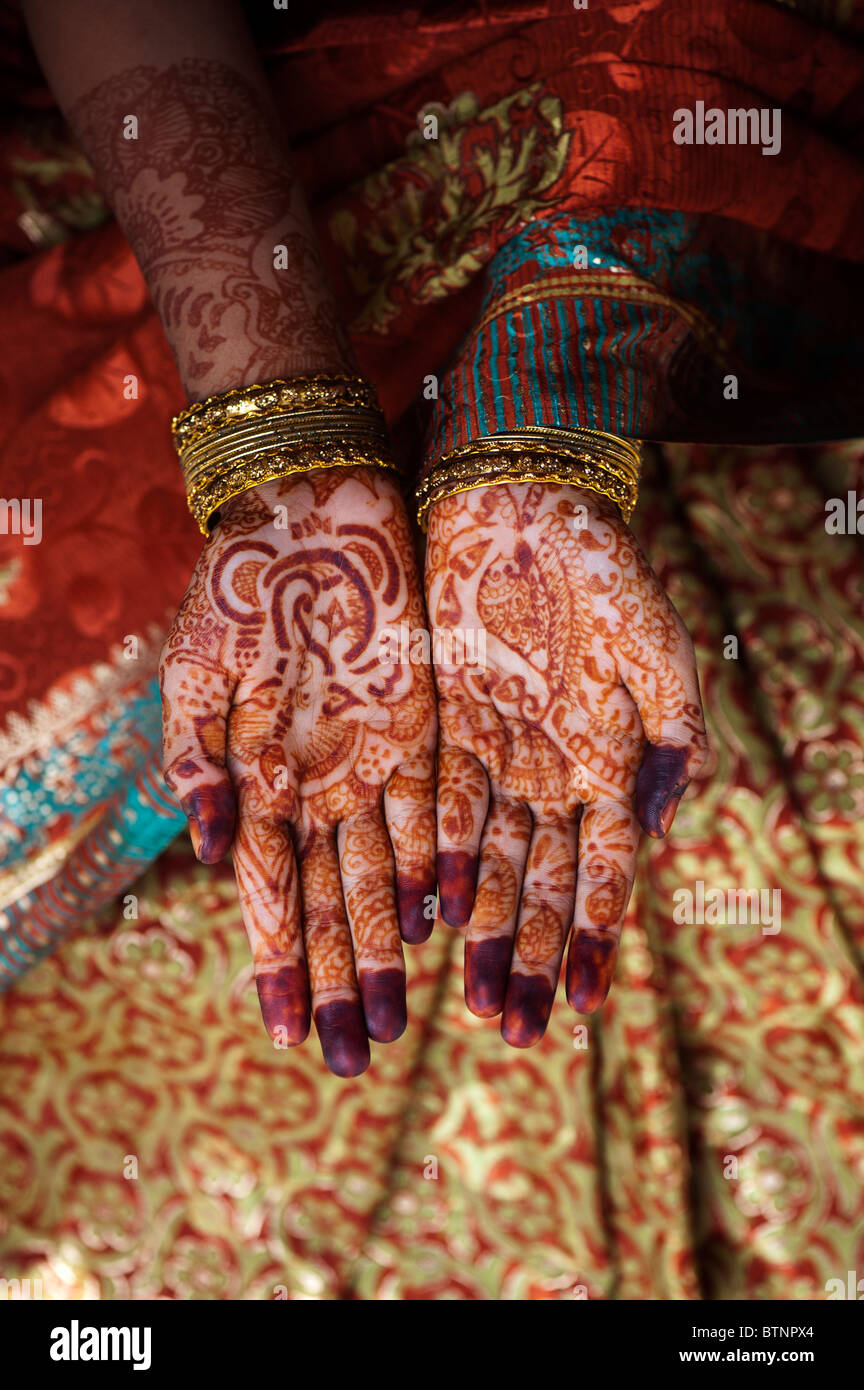 Henna hi-res stock photography and images - Alamy
