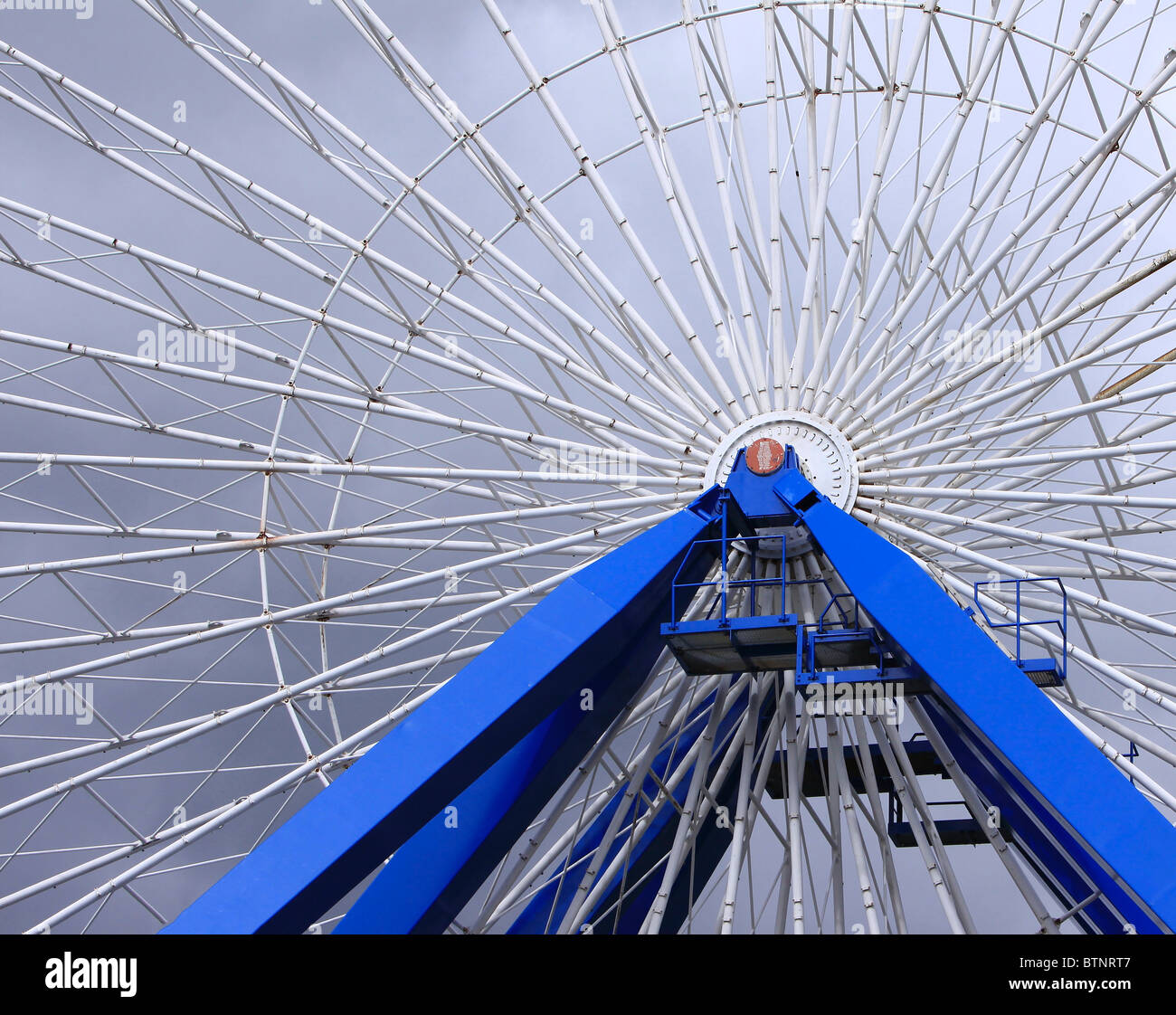 Ferris wheel at amusement park Stock Photo - Alamy