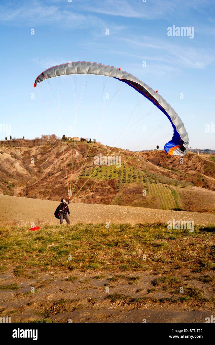 Parachute italy hi-res stock photography and images - Alamy