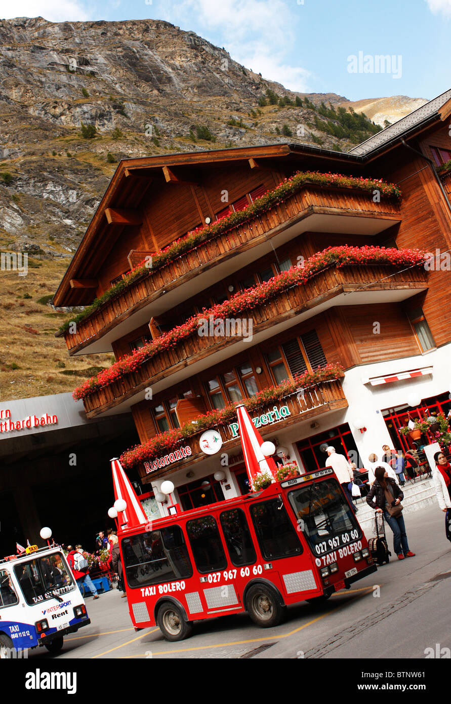 Awesome red car hi-res stock photography and images - Alamy
