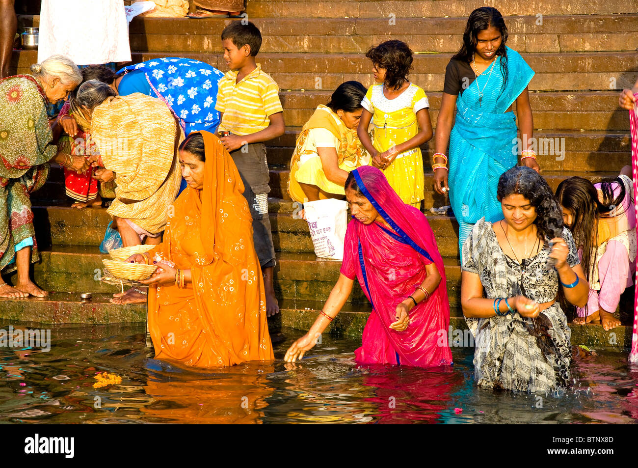 People bathing, Ghats, Varanasi, Uttar Pradesh, India Stock Photo - Alamy