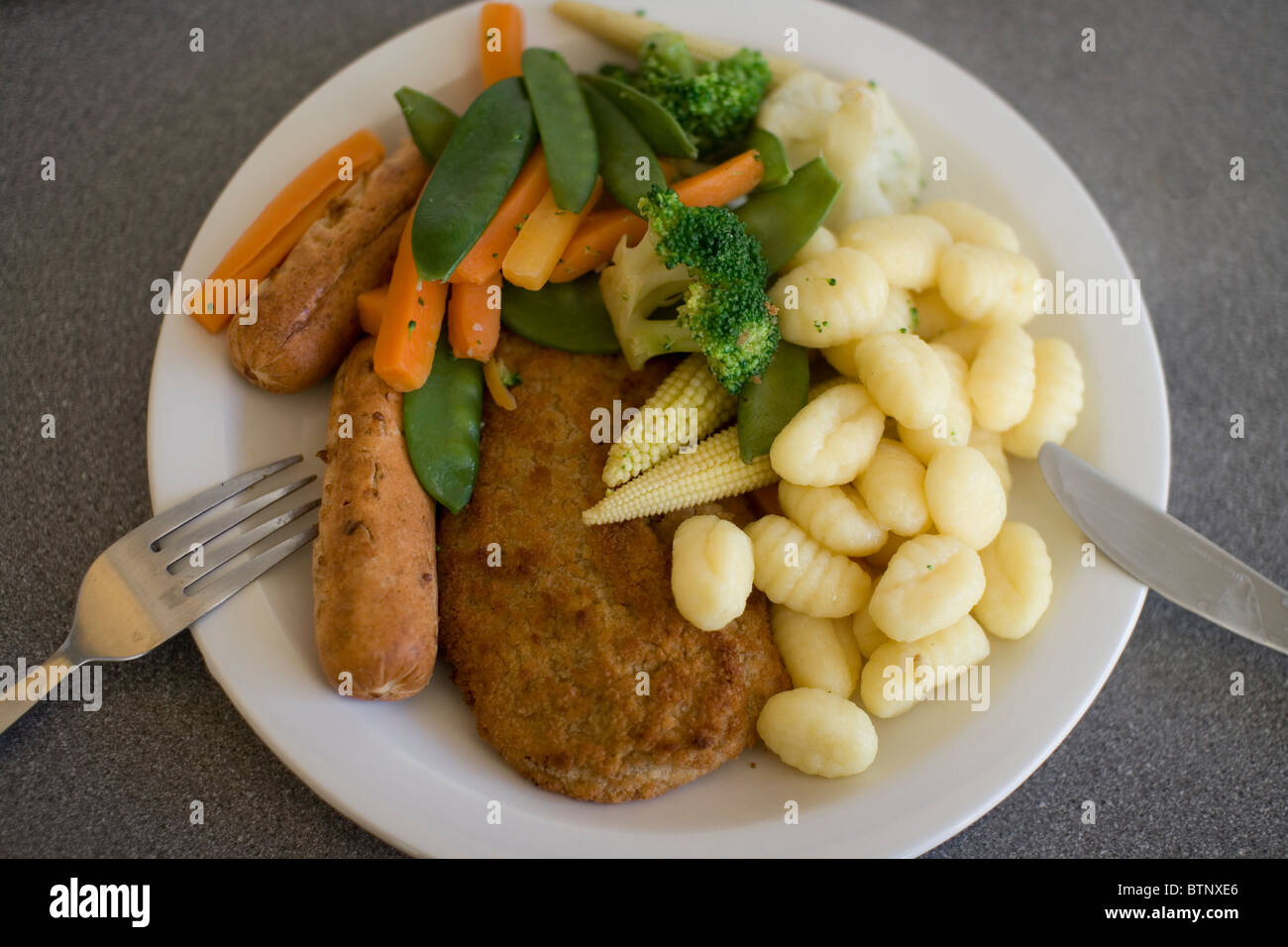 Cooked beans on a plate hi-res stock photography and images - Alamy