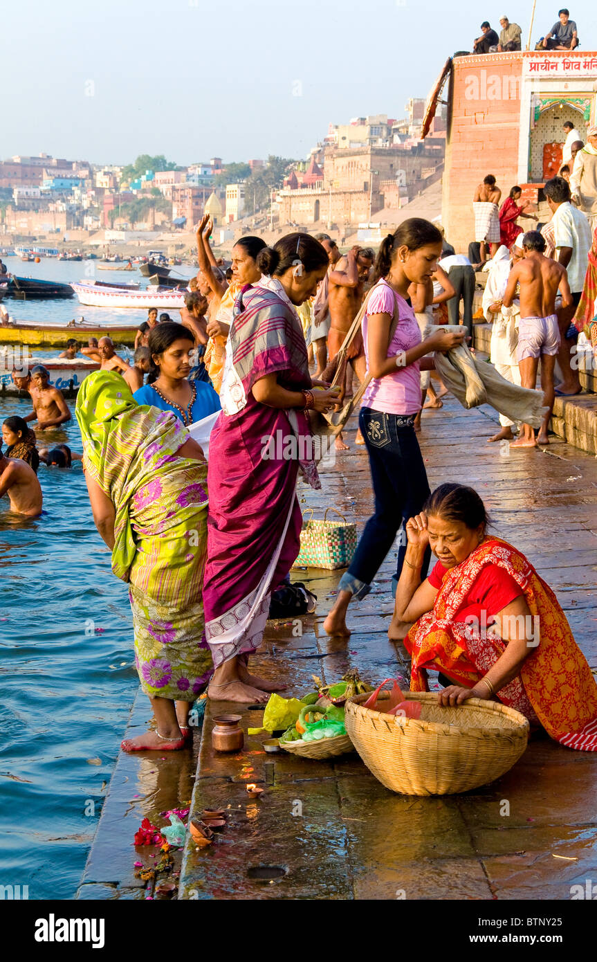Bathing ghats hi-res stock photography and images - Alamy