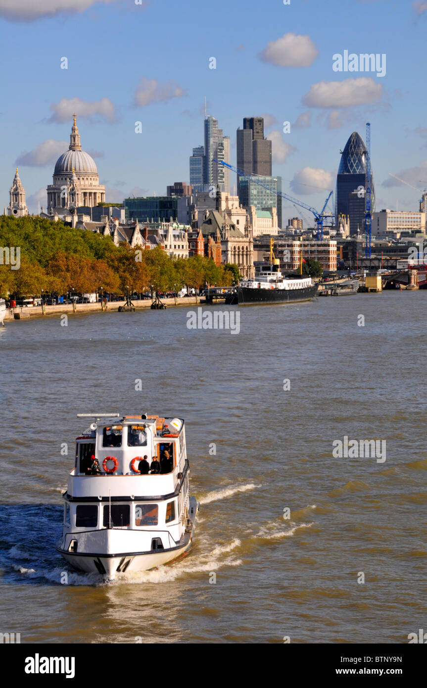 Tour catamarans hi-res stock photography and images - Alamy