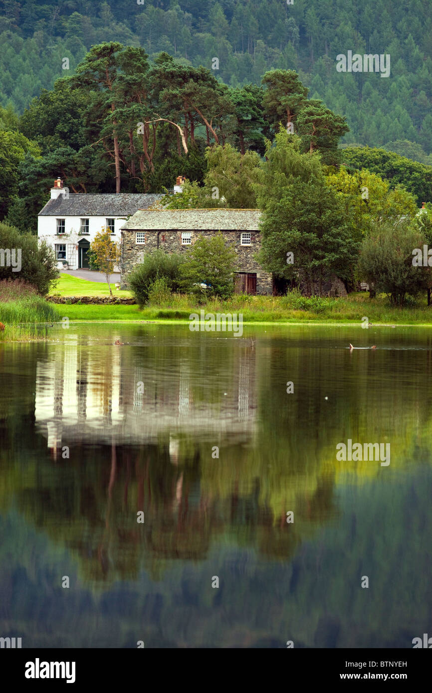 Derwent Water, Lakeland Farm Cottages Stone Barn On Lake Shoreline The ...
