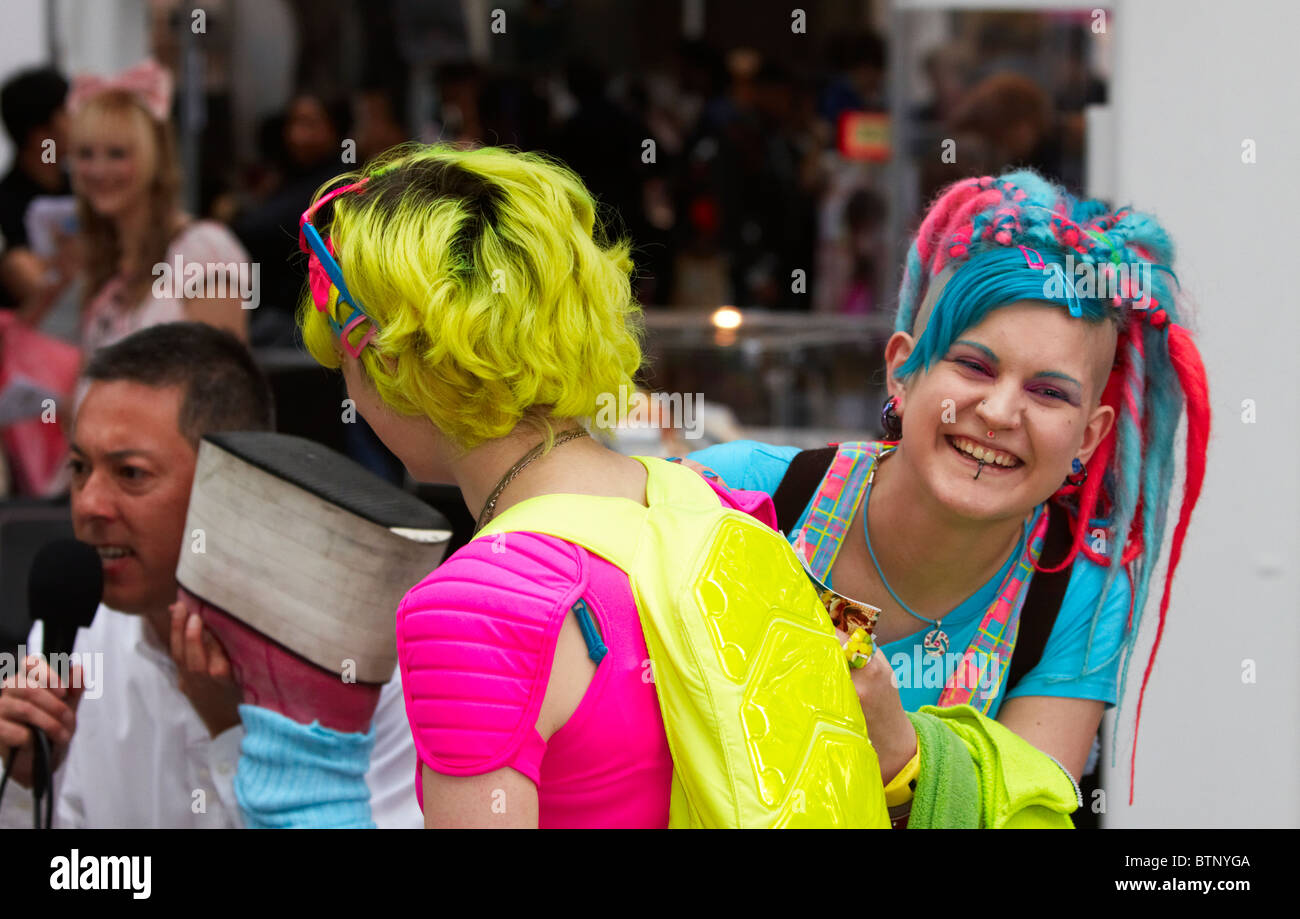 Young women in fluorescent clothes at the Hyper Japan event Stock Photo ...