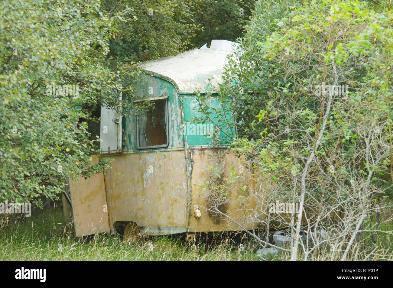 Derelict Caravan Stock Photos & Derelict Caravan Stock Images - Alamy