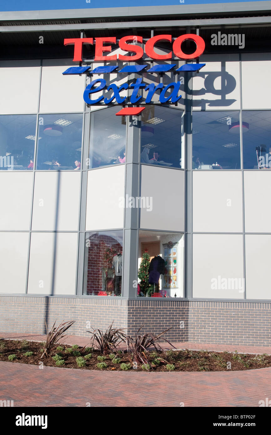 A new Tesco Extra 24 hour superstore in Beeston Nottingham UK Stock ...