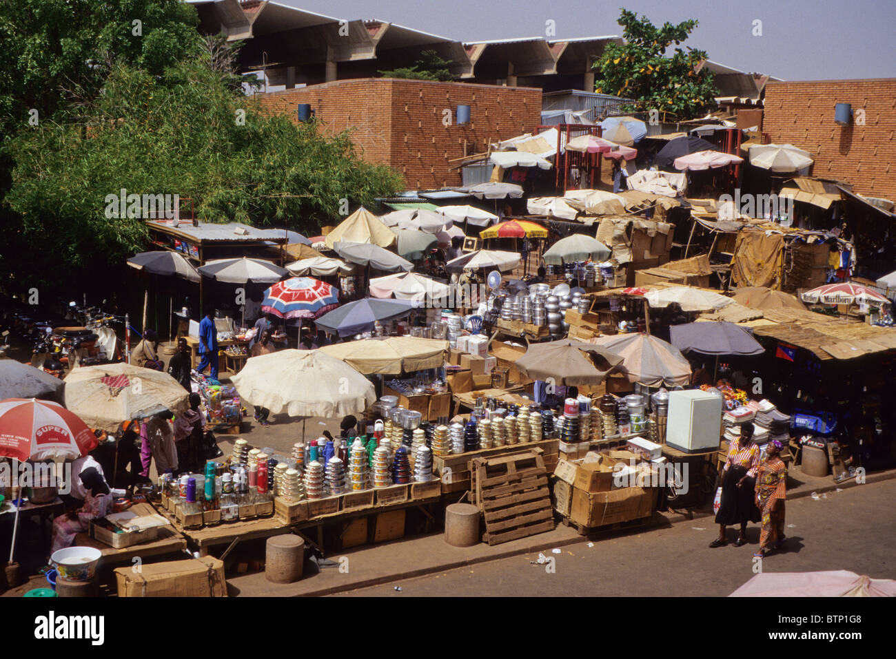 Ouagadougou market hi-res stock photography and images - Alamy