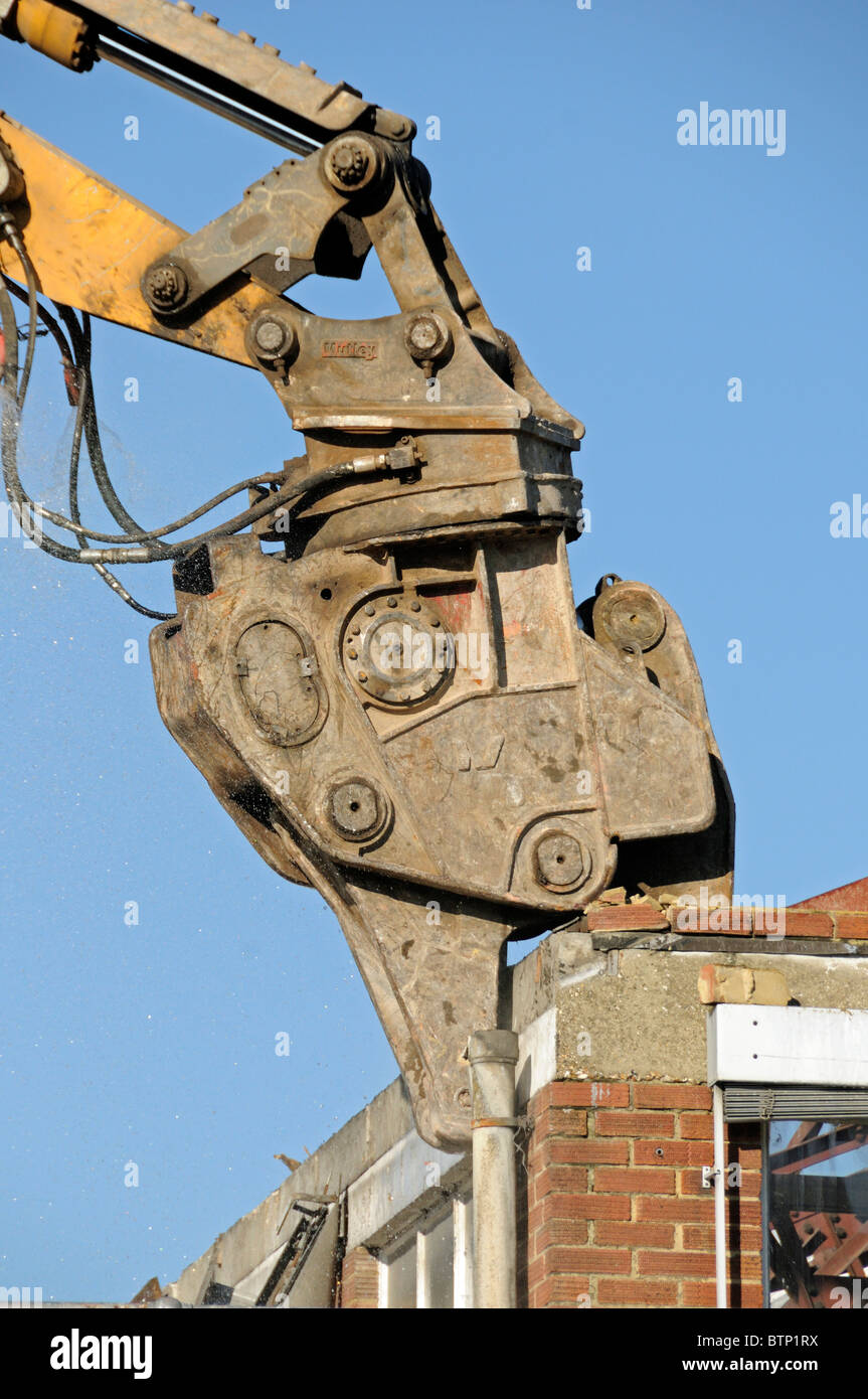 Demolishing A Building High Resolution Stock Photography and Images - Alamy