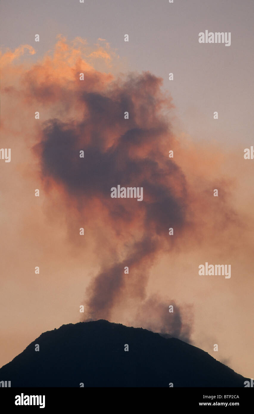 Volcano arenal sunrise hi-res stock photography and images - Alamy