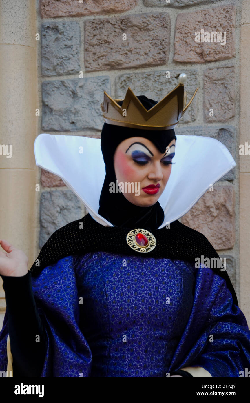 Queen character at Disneyland in Anaheim California Stock Photo - Alamy