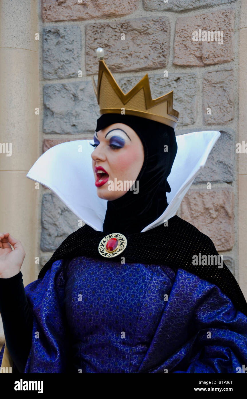 Queen character at Disneyland in Anaheim California Stock Photo - Alamy