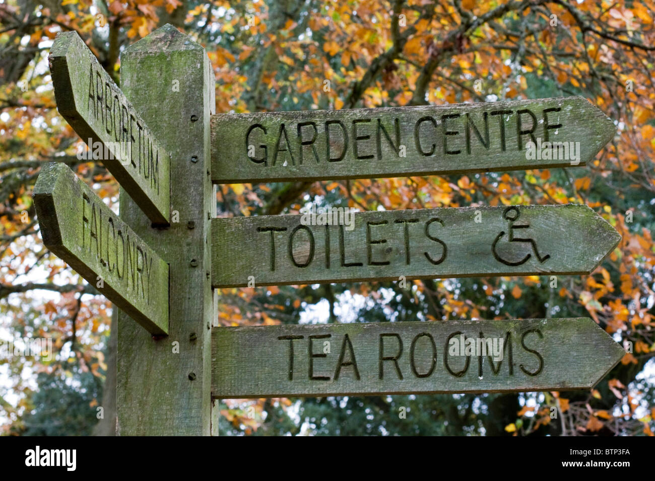 Sign post to green way gardens hi-res stock photography and images - Alamy