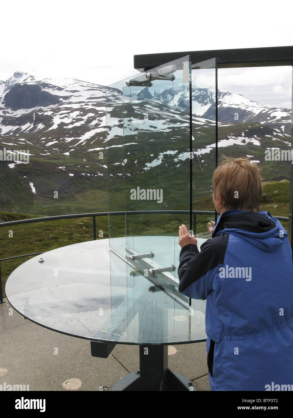 Parallel mountains hi-res stock photography and images - Alamy