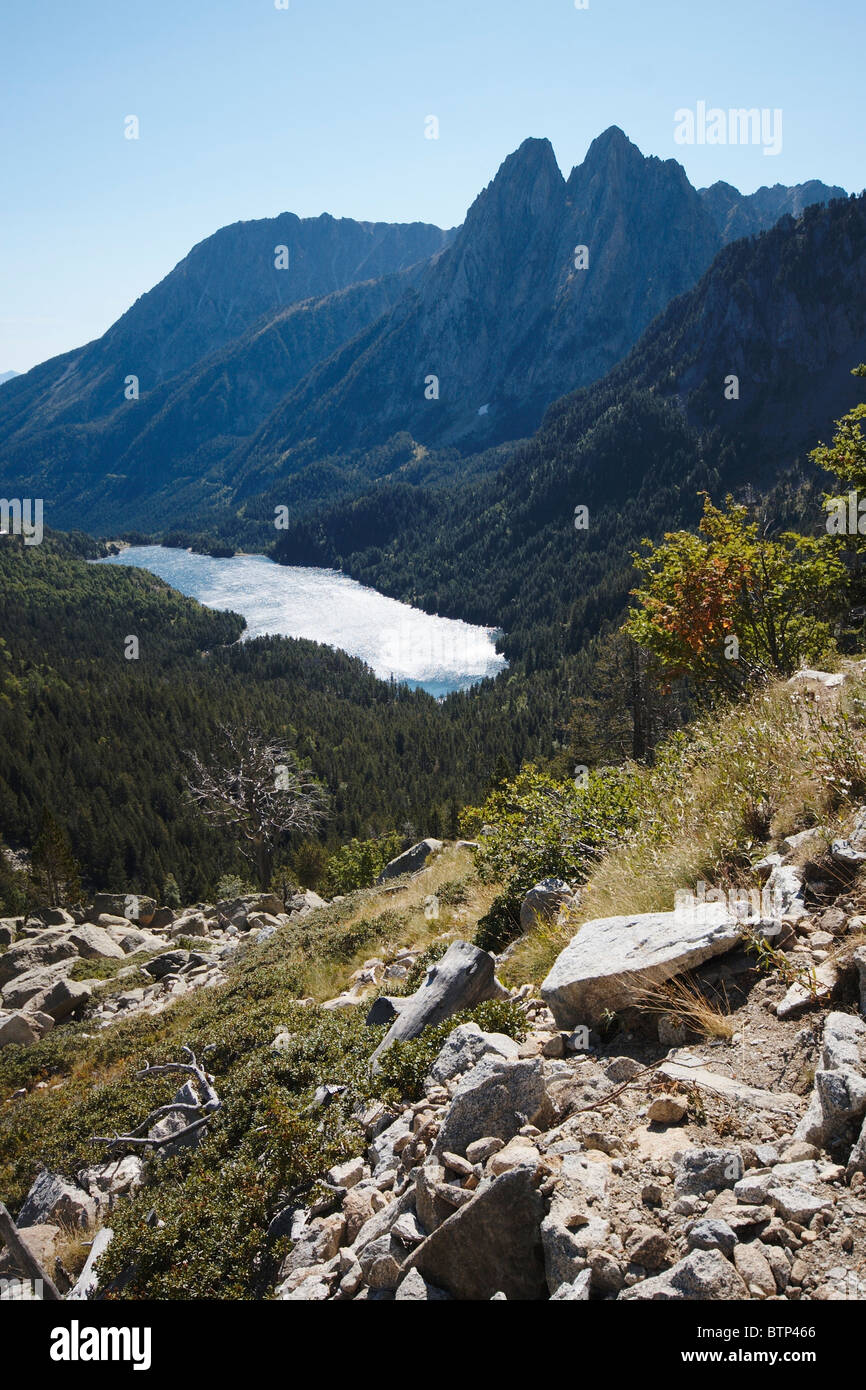 Spain, Catalan Pyrenees, Park of Aiguestortes, Landscape with lake ...