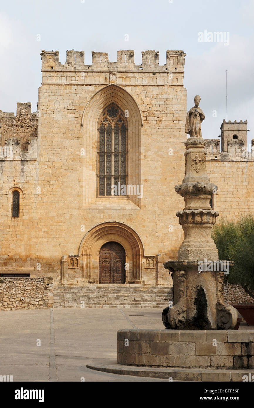 Monastery gothic hi-res stock photography and images - Alamy