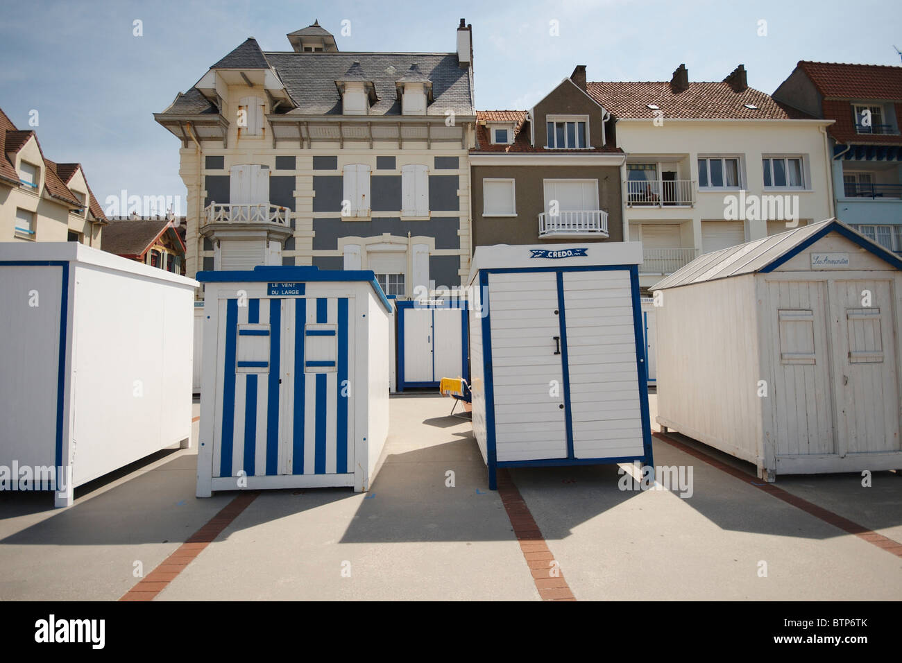 France, Nord Pas de Calais, Seafront and beach huts Stock Photo - Alamy