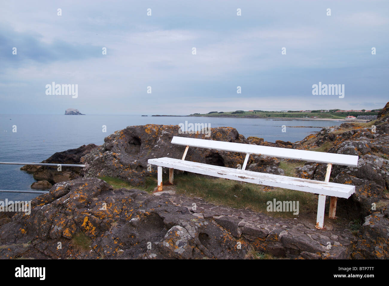 Scotland, North Berwick, Empty bench at seashore Stock Photo - Alamy