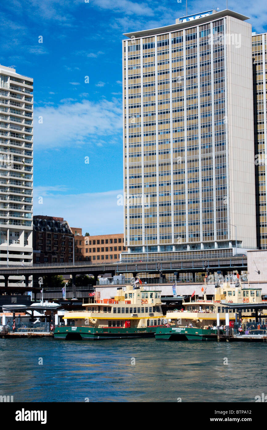 Buildings behind ferries at harbour hi-res stock photography and images ...