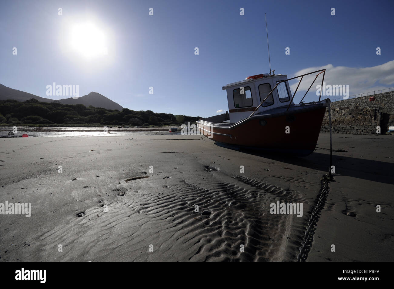 Trefor harbour hi-res stock photography and images - Alamy