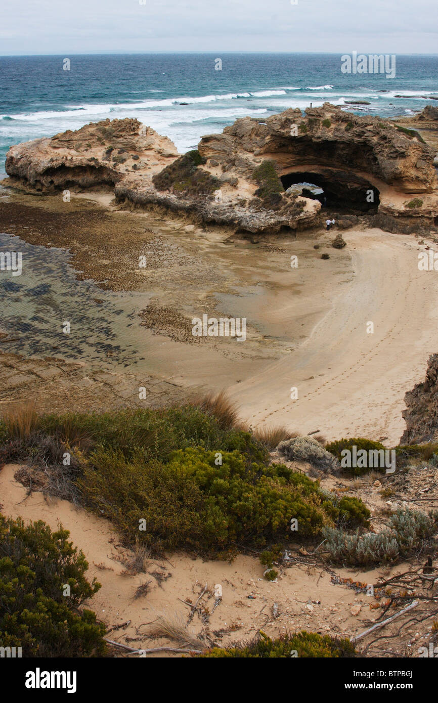 Australia, Victoria, Mornington Peninsula, Ocean Beach, View of arch at ...