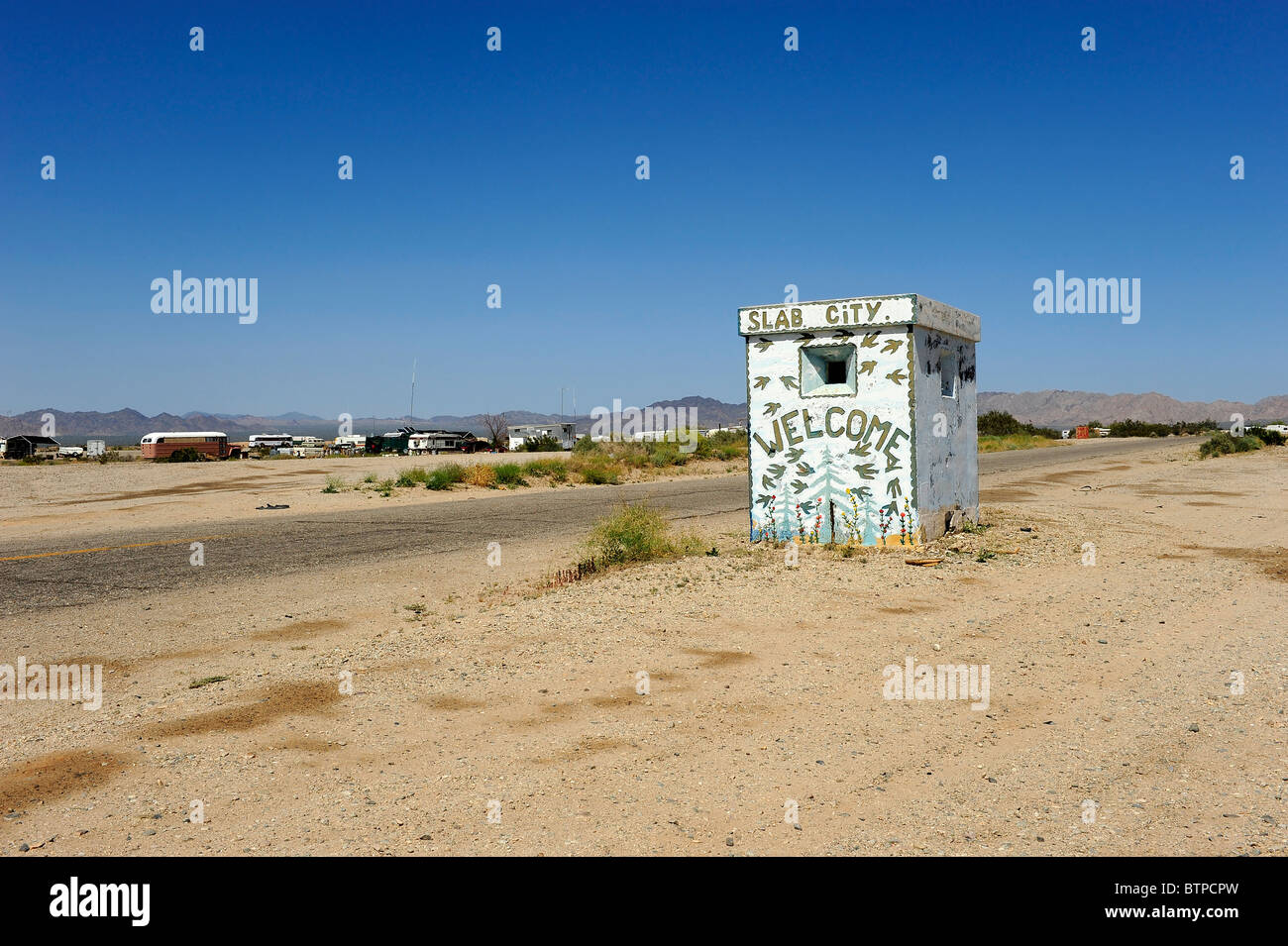 Gate house entrance to Slab City camp near Niland, Southern California ...