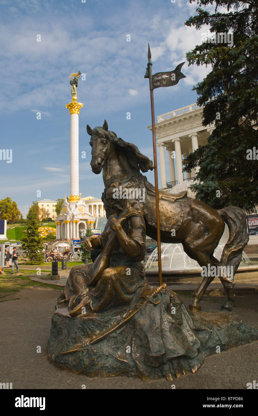 Bronze sculpture at Maydan Nezalezhnosti the Independence square ...