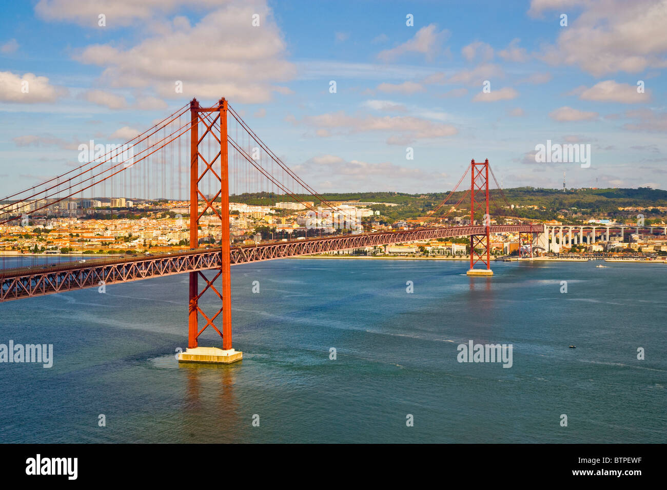 Bridge 25 de abril hi-res stock photography and images - Alamy