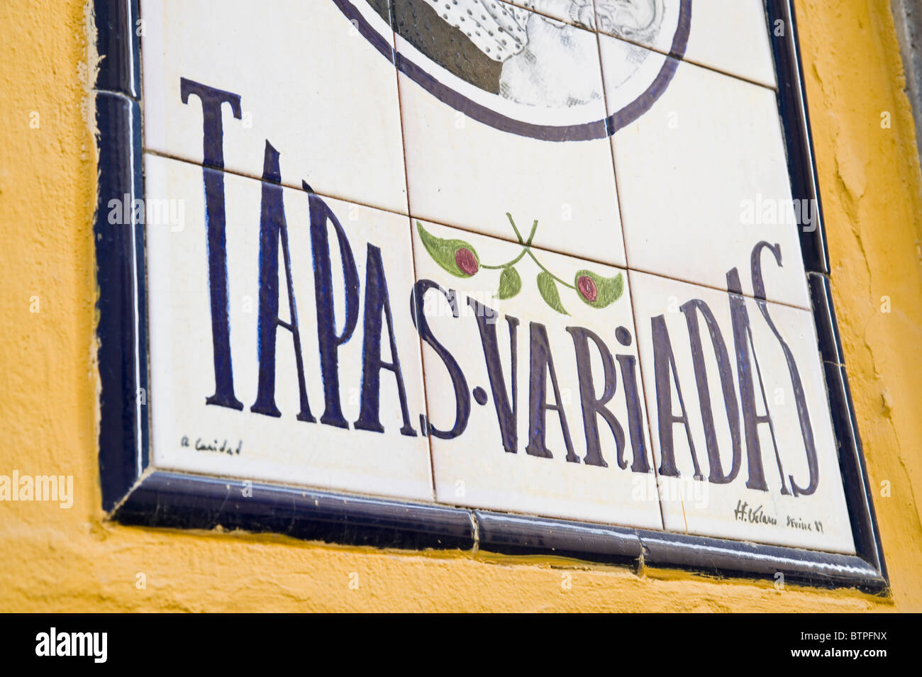 Tapas bar sign hi-res stock photography and images - Alamy