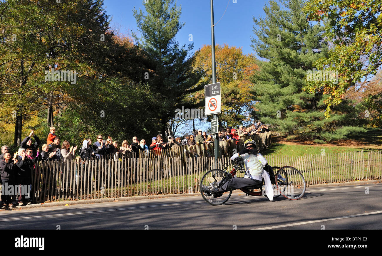 New York, NY Nov 7: Hand Cyclist blows kisses to cheering crowd New ...