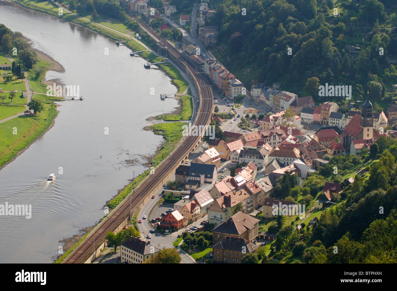 One road town hi-res stock photography and images - Alamy