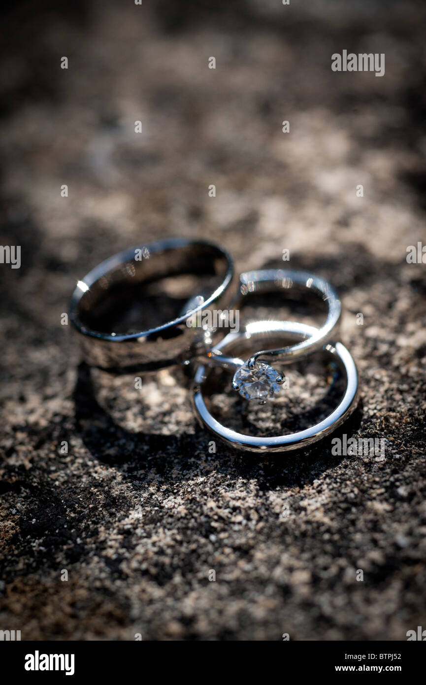Marriage stone hi-res stock photography and images - Alamy