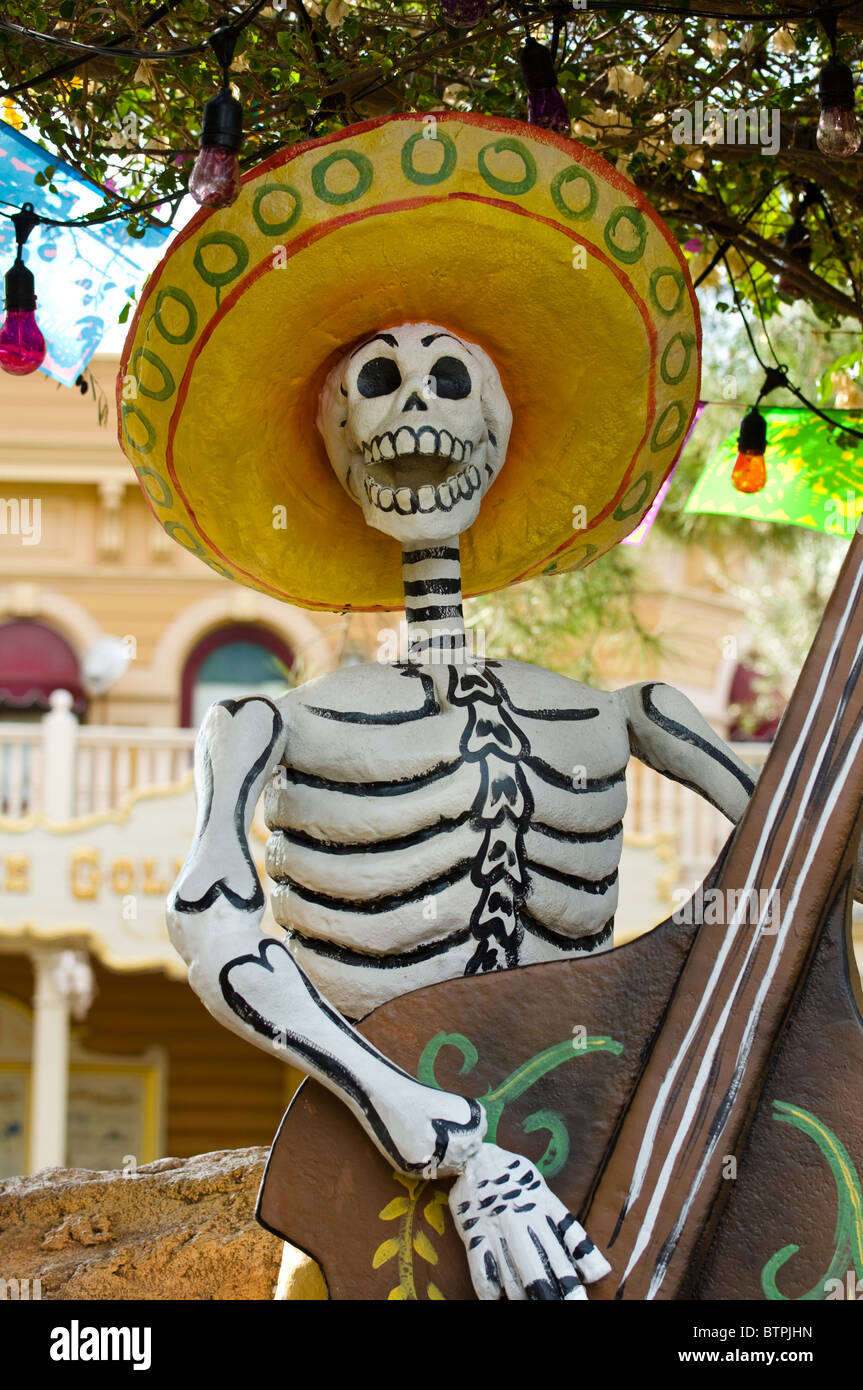 Skeleton death hi-res stock photography and images - Alamy