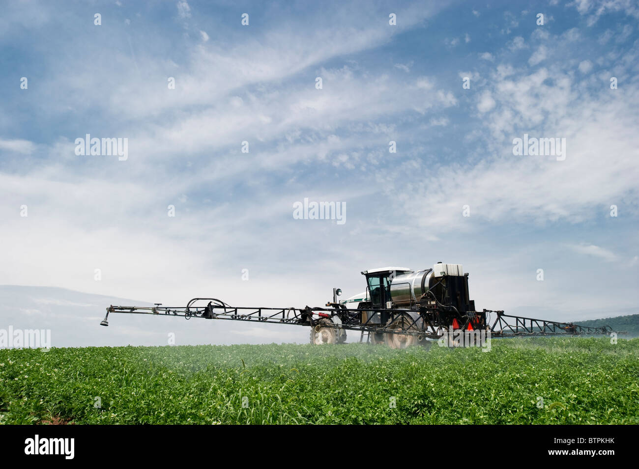 This field has been sprayed hi-res stock photography and images - Alamy