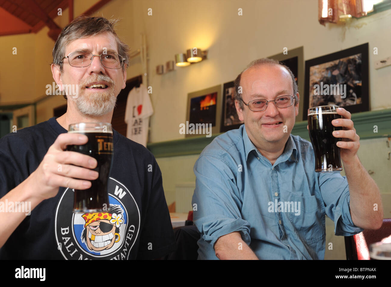 Pints of beer cheers hi-res stock photography and images - Alamy
