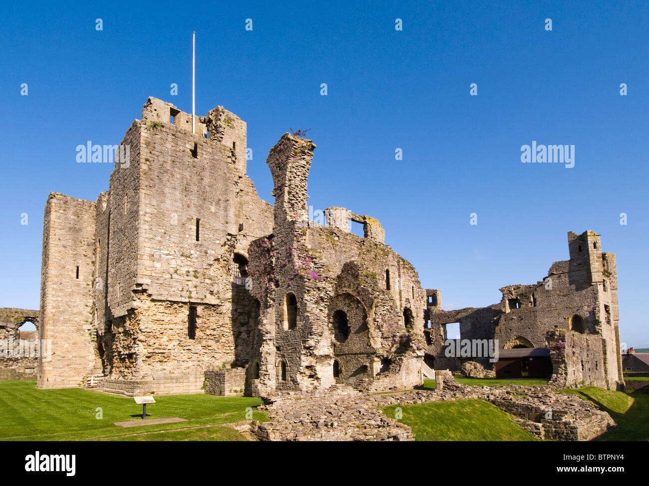 England, North Yorkshire, Middleham Castle ruins Stock Photo - Alamy