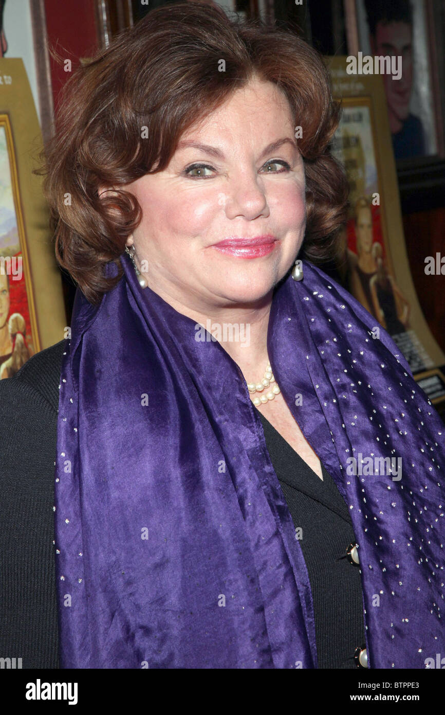 IMPRESSIONISM Opening Night on Broadway Stock Photo - Alamy