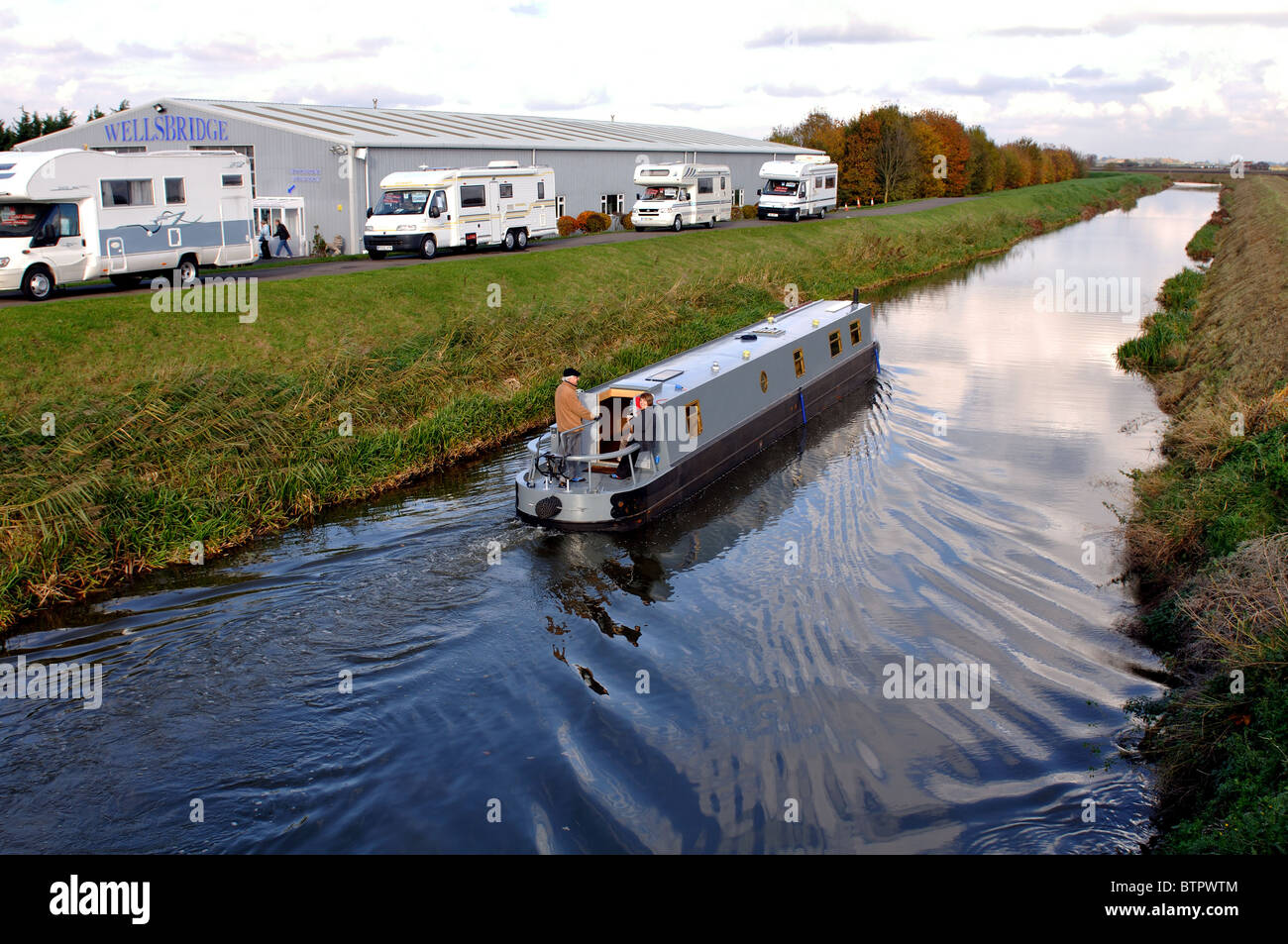 Narrowboat river nene hi-res stock photography and images - Alamy