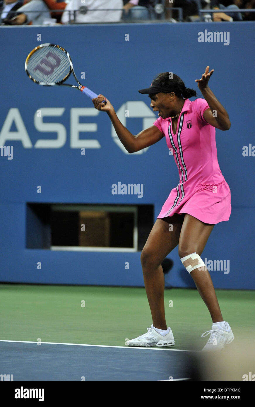 US Open 2009: Venus Williams vs Vera Dushevina Stock Photo - Alamy