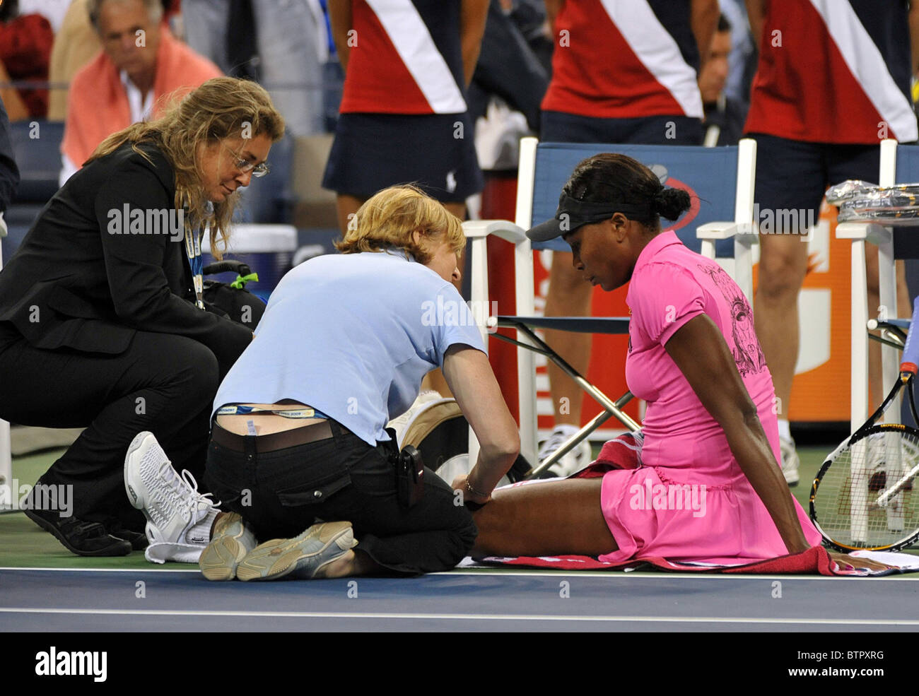 US Open 2009: Venus Williams vs Vera Dushevina Stock Photo - Alamy