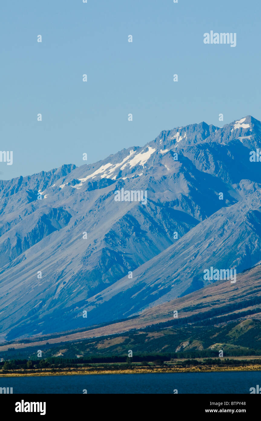 Ben Ohau Range of Mountains, Ruataniwha Conservation Park,Shores of ...