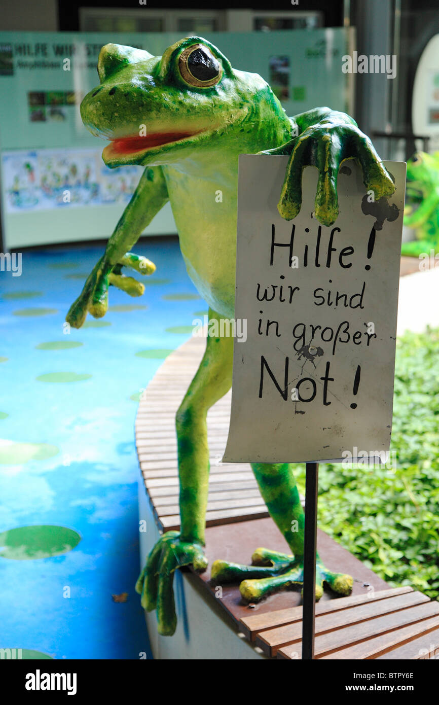 zoological gardens, all-weather zoo in Muenster, paddock figure holding ...