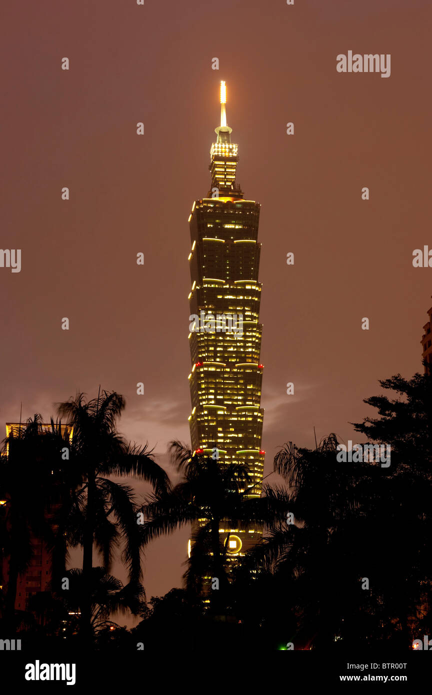 Taipei 101 building skyscraper hi-res stock photography and images - Alamy