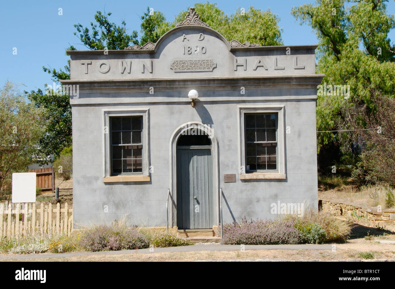Australia, Central Victoria, Chewton, View of town hall Stock Photo - Alamy