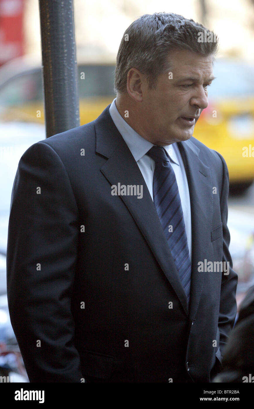 Alec Baldwin on the Set of 30 ROCK Stock Photo - Alamy