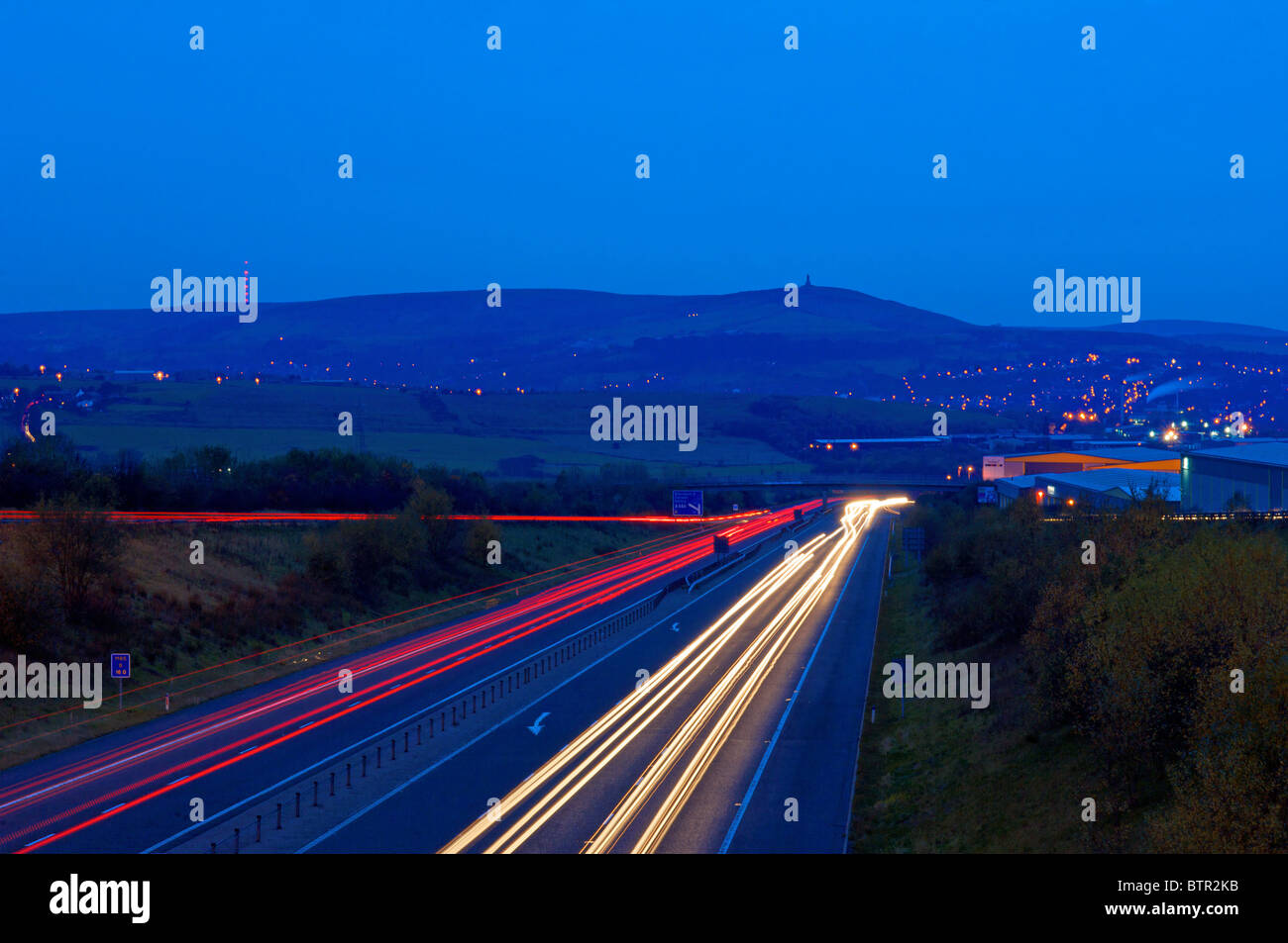 M65 motorway at night looking towards Darwen Stock Photo - Alamy